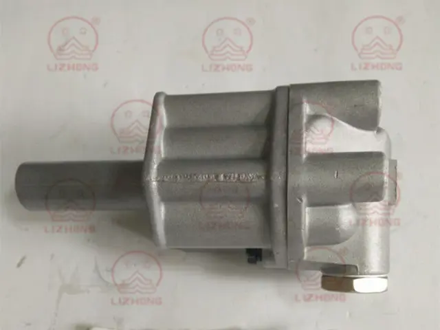 NP300, 15010W340A Car Oil Pump - LIZHONG PARTS
